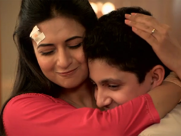 Yeh Hai Mohabbatein Finally Raman Ishita Adi And Ruhi Make A Happy ...