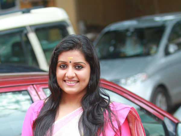 Saranya Mohan | Saranya Mohan Wedding | Saranya Mohan Marriage ...