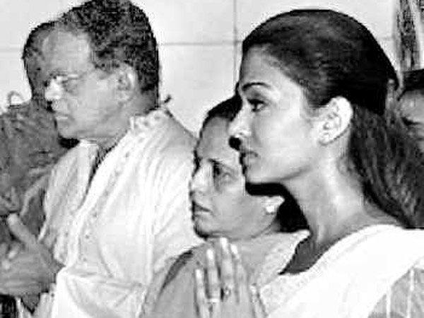 Flashback Pictures | Miss World | Aishwarya Rai Bachchan | With Parents ...