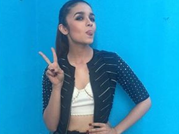 Alia Bhatt | Bold | Cleavage | Cosmopolitan Cover - Filmibeat