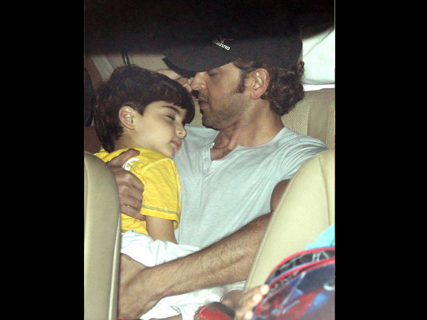Hrithik Roshan With Kids| Hrithik Roshan Children| Hrithik Roshan ...