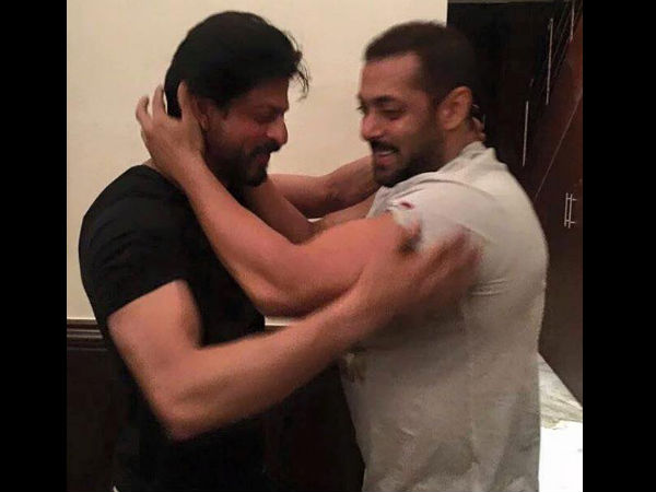 PIC OF THE YEAR! Shahrukh Khan Gets Birthday Hug From Salman Khan ...