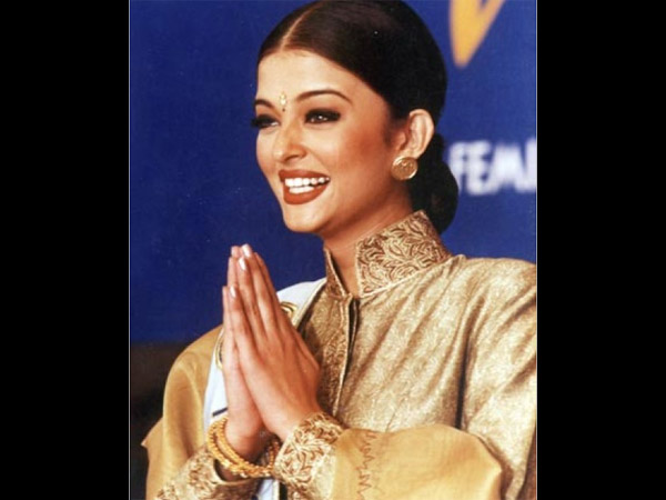 Stunning Pictures | Aishwarya Rai Bachchan | Competes | 21 Years ...