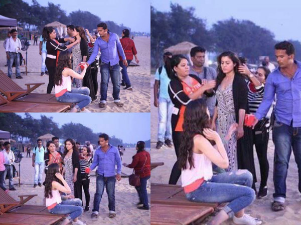 New Unseen Pics Of Shahrukh Khan Kajol Practise Romatic Scene On The ...