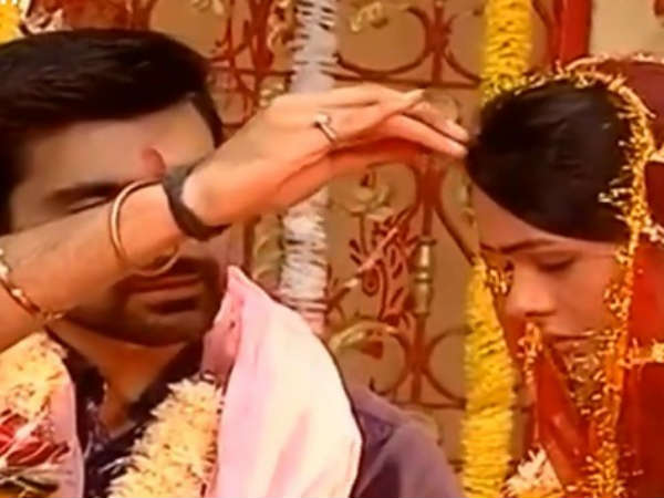 Kumkum Bhagya Spoiler: Finally, Pragya Gets Bulbul-Purab Married; Alia ...
