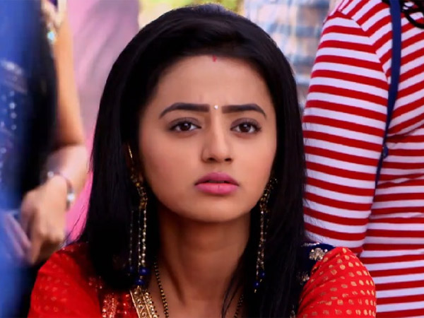 Swaragini Spoiler: Ragini Succeeds In Throwing Swara Out Of The House ...
