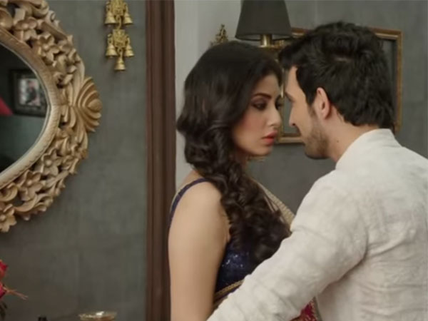 Naagin Spoiler: Shivanya Saves Ritik From Shesha & Starts Feeling For ...