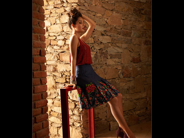 Lisa Haydon Braces The Cover Page Of Cosmopolitian Magazine For January ...