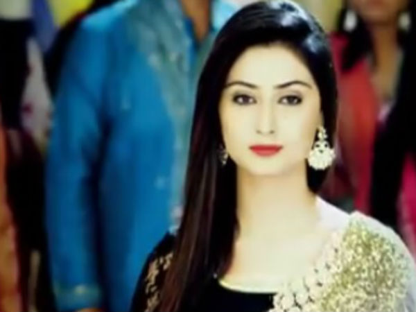 Swaragini: Swara Faces Trouble From Kavita & Urvashi; Kavita Blackmails ...