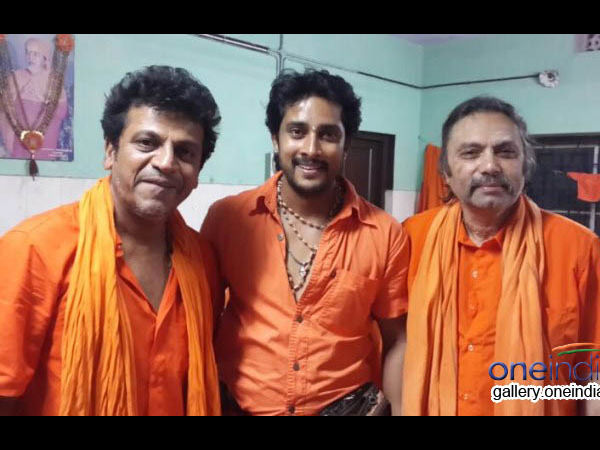 Shivarajkumar And Puneeth Rajkumar Off To Piligrimage - Filmibeat