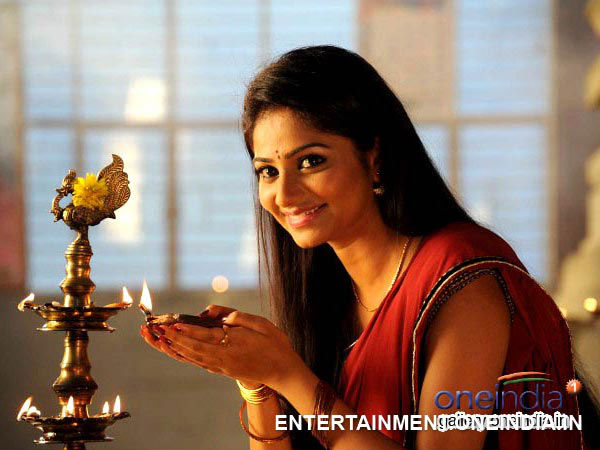 Rachita Ram Goes Traditional For Jaggu Dada - Filmibeat