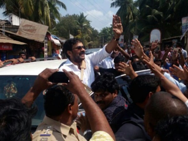 Chiranjeevi Gets A Grand Welcome At Mogalthur & Perupalem Villages ...
