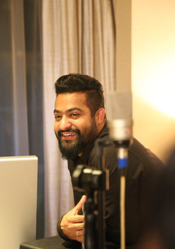 NTR's Geleya Geleya Takes Internet By Storm - Filmibeat