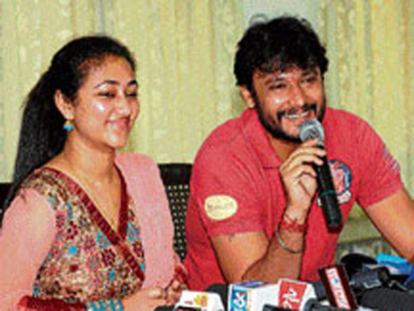 Darshan And Wife Vijayalakshmi Back In Controversy; Split In Marrital ...