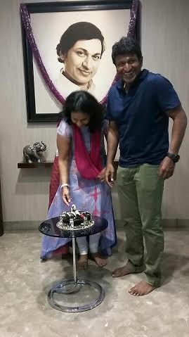 Puneeth Rajkumar Celebrates Wife Ashwini Birthday - Filmibeat