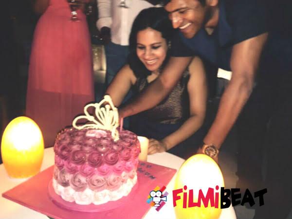 Puneeth Rajkumar Celebrates Wife Ashwini Birthday - Filmibeat