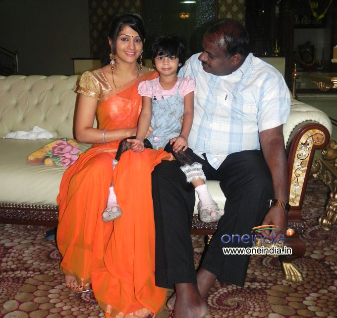 Radhika Kumaraswamy To Quit Acting After Namagaagi - Filmibeat