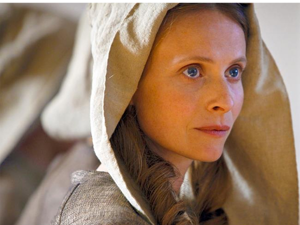 Alice Patten Rang De Basanti, Blonde Beauty Alice Patten, Blonde Woman ...