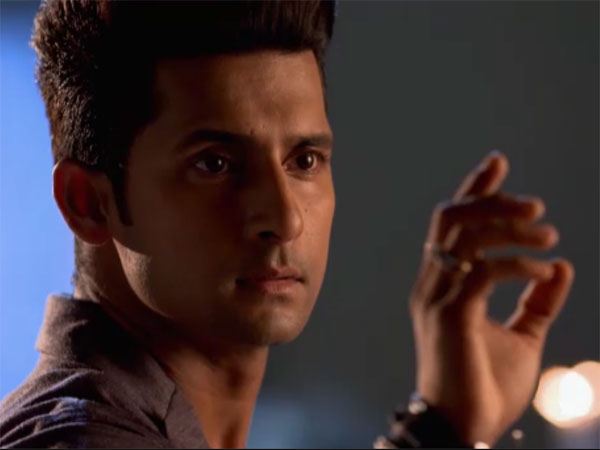 Jamai Raja: Sid-Roshni Finally Meet Each Other! - Filmibeat