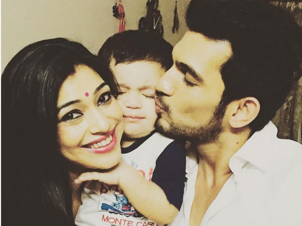 Arjun Bijlani & His Cute Son Ayaan Walk The Ramp - Filmibeat