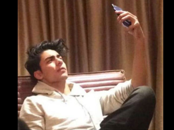 Shahrukh Khan Son Aryan Khan Parties At A Club, Aryan Khan Posts Latest ...