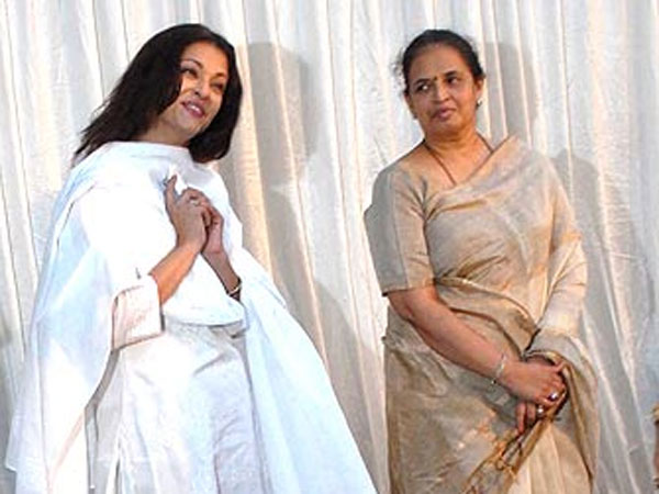 Unseen Pictures Of Aishwarya Rai Bachchan Vrinda Rai, Aishwarya Rai ...