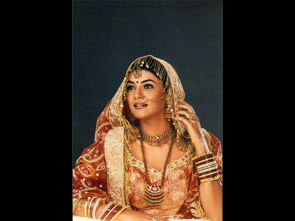 Miss Universe 1994 Sushmita Sen Celebrates Crowning Anniversary ...