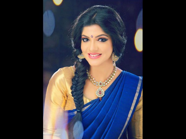 Aparna Balamurali Turns Singer - Filmibeat