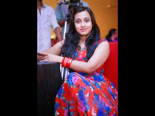 Poojitha Menon All Set To Make A Mark With Swarnakaduva. - Filmibeat