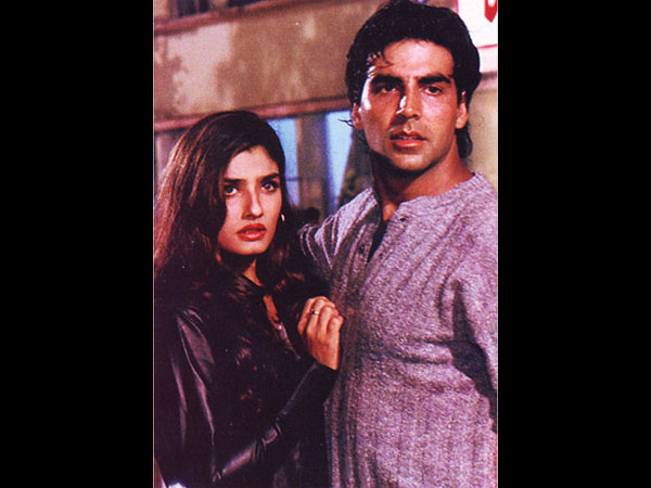 Akshay Kumar Raveena Tandon Romantic Pictures, Akshay Raveena Rare ...