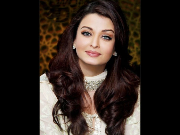 Aishwarya Rai New Selfie Safaigiri Awards Aishwarya Rai Bachchan ...