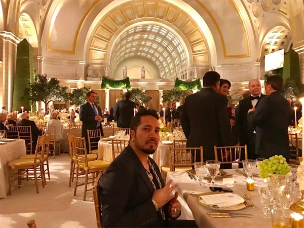Mika Singh At Donald Trump's Pre-Inaugural Dinner, Mika Singh Ivanka ...