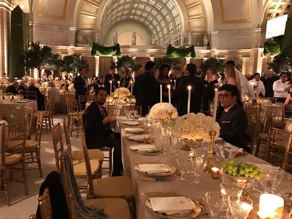 Mika Singh At Donald Trump's Pre-Inaugural Dinner, Mika Singh Ivanka ...