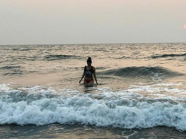 Riya Sen Holidaying In Goa, Riya Sen Bikini In Goa, Riya Sen Hot ...