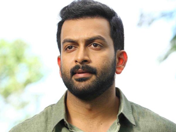 Mohanlal's Odiyan, Manju Warrier's Look In Aami & Other Mollywood News ...