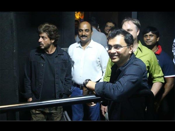 Shahrukh Khan New Office, Shahrukh Khan New Office Inside Pictures, Red ...
