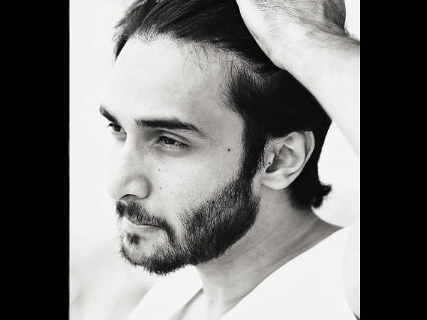 Pictures of late actor Vinod Mehra's son Rohan - Filmibeat
