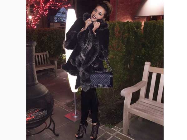 View 15 Best Pictures Of Trishala Dutt. - Filmibeat