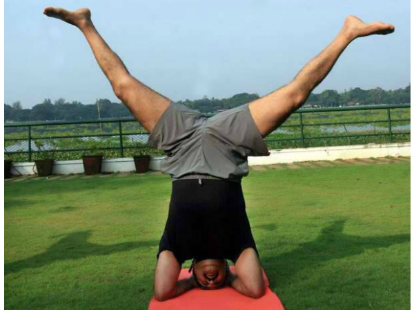 Mohanlal's Yoga Day Facebook Post Goes Viral - Filmibeat