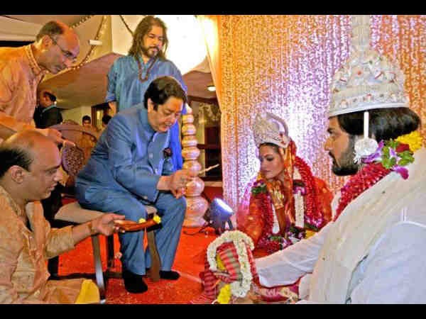 Check out Riya Sen's wedding pictures - Filmibeat