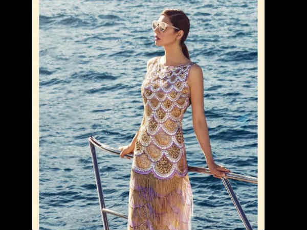 Mahira Khan does a stunning photoshoot on the beach - Filmibeat