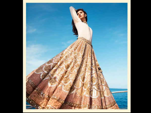 Mahira Khan does a stunning photoshoot on the beach - Filmibeat