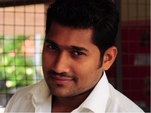 Tharangam Movie Review Rating Tovino Thomas Dhanush - Filmibeat