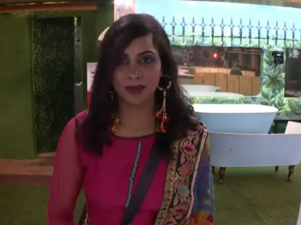 Bigg Boss 11: Arshi Khan’s BIG LIE EXPOSED! Arshi's Parents REVEAL Her ... Bigg Boss 11: Arshi Khan’s BIG LIE EXPOSED! Arshi's Parents REVEAL Her ...