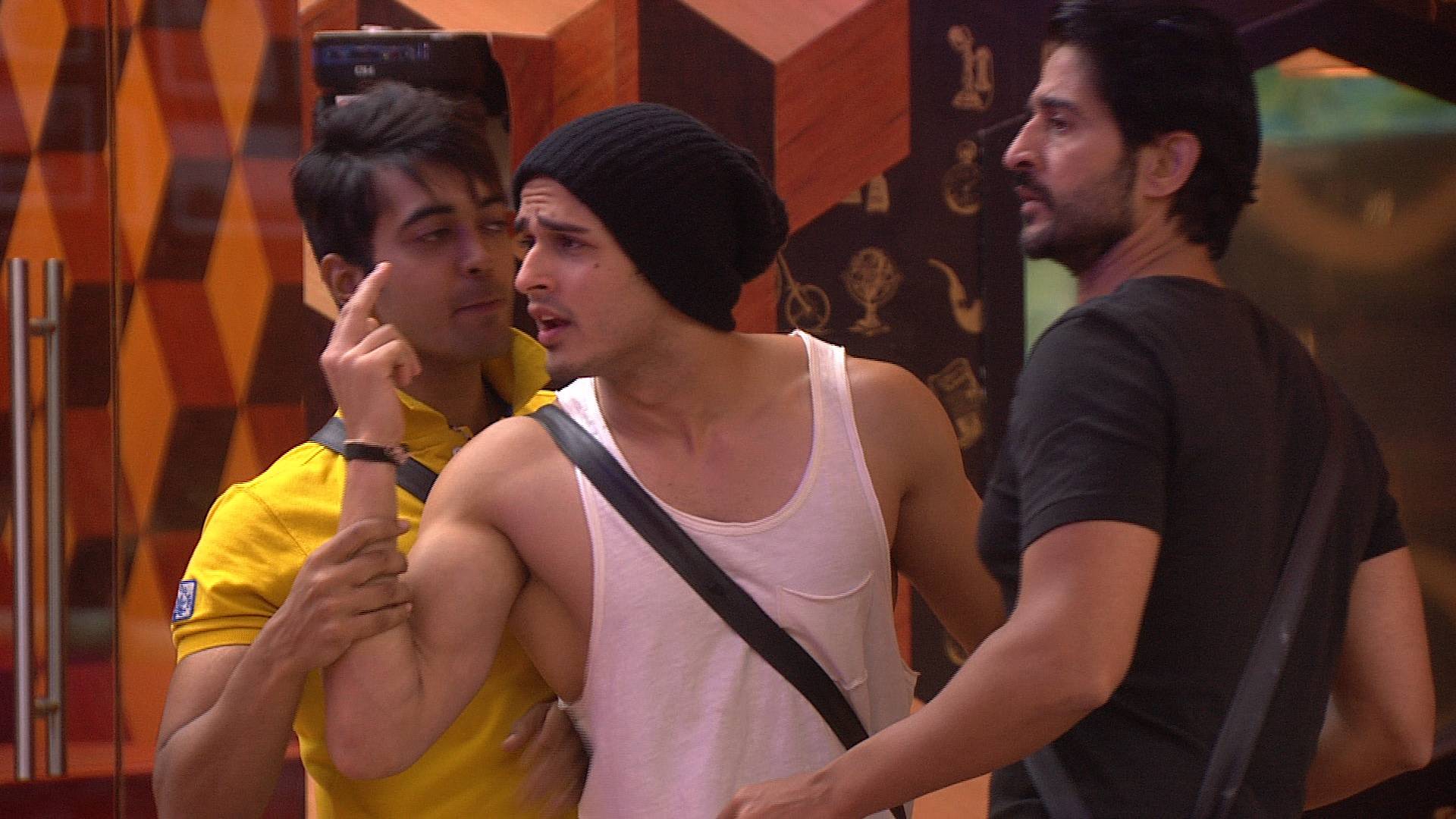 Bigg Boss 11: Salman Khan Lashes Out At Priyank Sharma; Walks Out Of ...