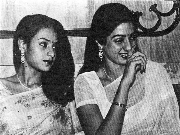 Old Pictures Of Sridevi With Her Father, Mother, Sister & Relatives ...