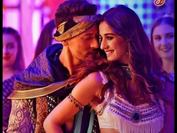 Baaghi 2 Review, Baaghi 2 Movie Review, Baaghi 2 Movie Live Audience ...