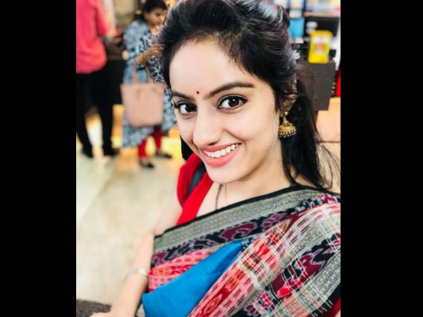Diya Aur Baati Hum Actress Deepika Singh Celebrates Her Birthday In ...