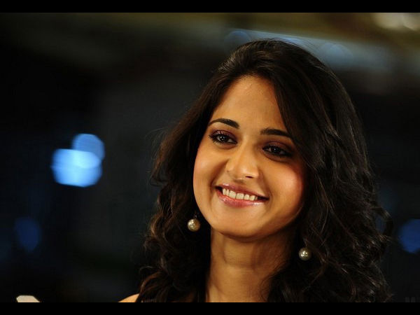 Anushka Shetty To Star In the Vinnai Thaandi Varuvaayaa Sequel? - Filmibeat