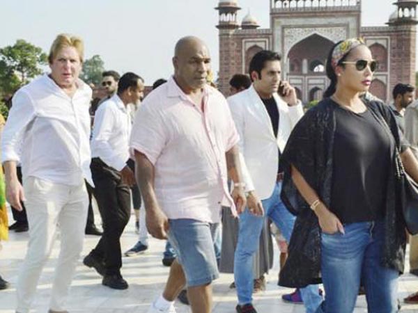Salman Khan's Bodyguard Shera Guards Mike Tyson During His India Visit ...